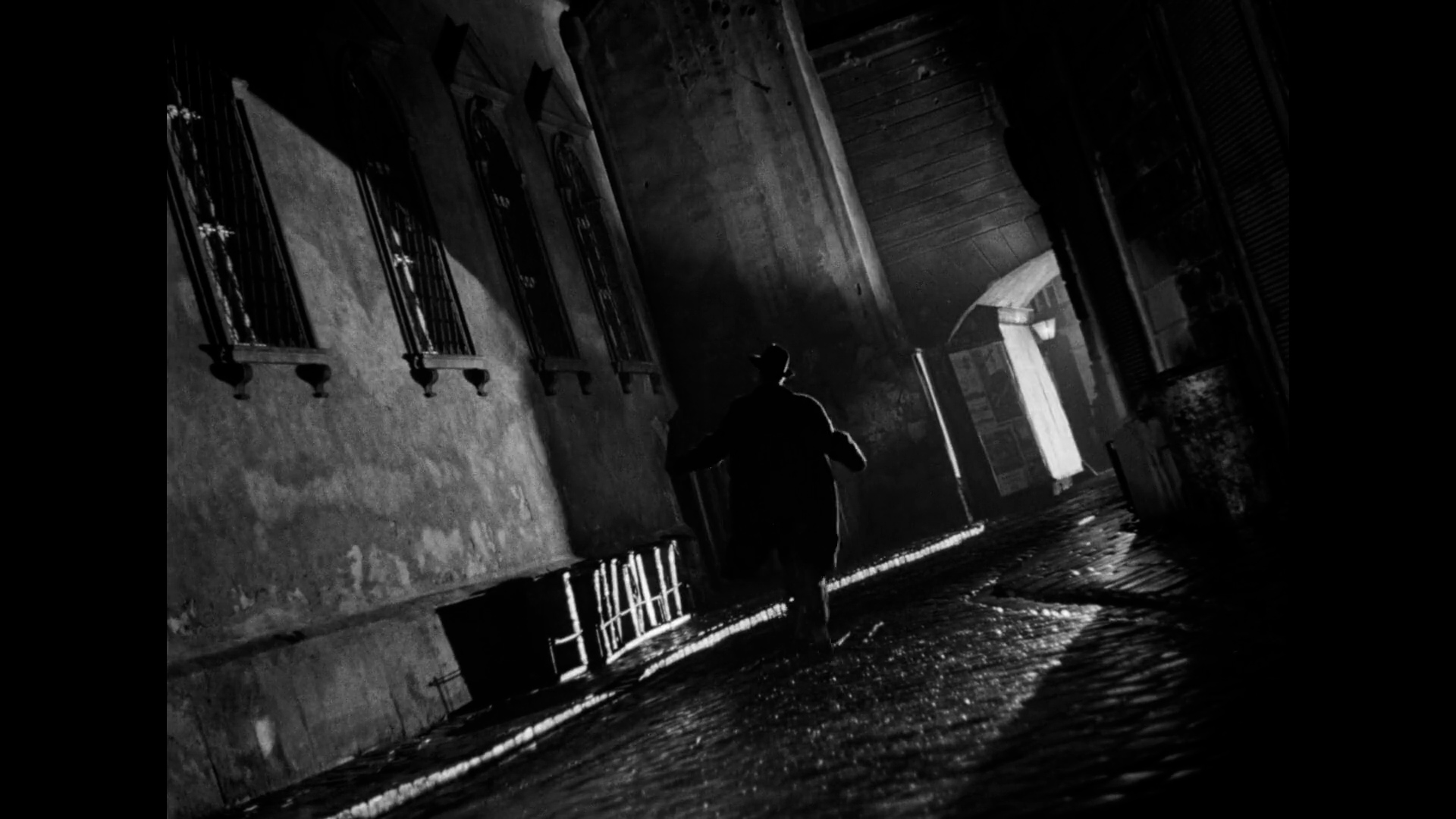 The Third Man (1949): Deception and Disorientation in Noir – A ...